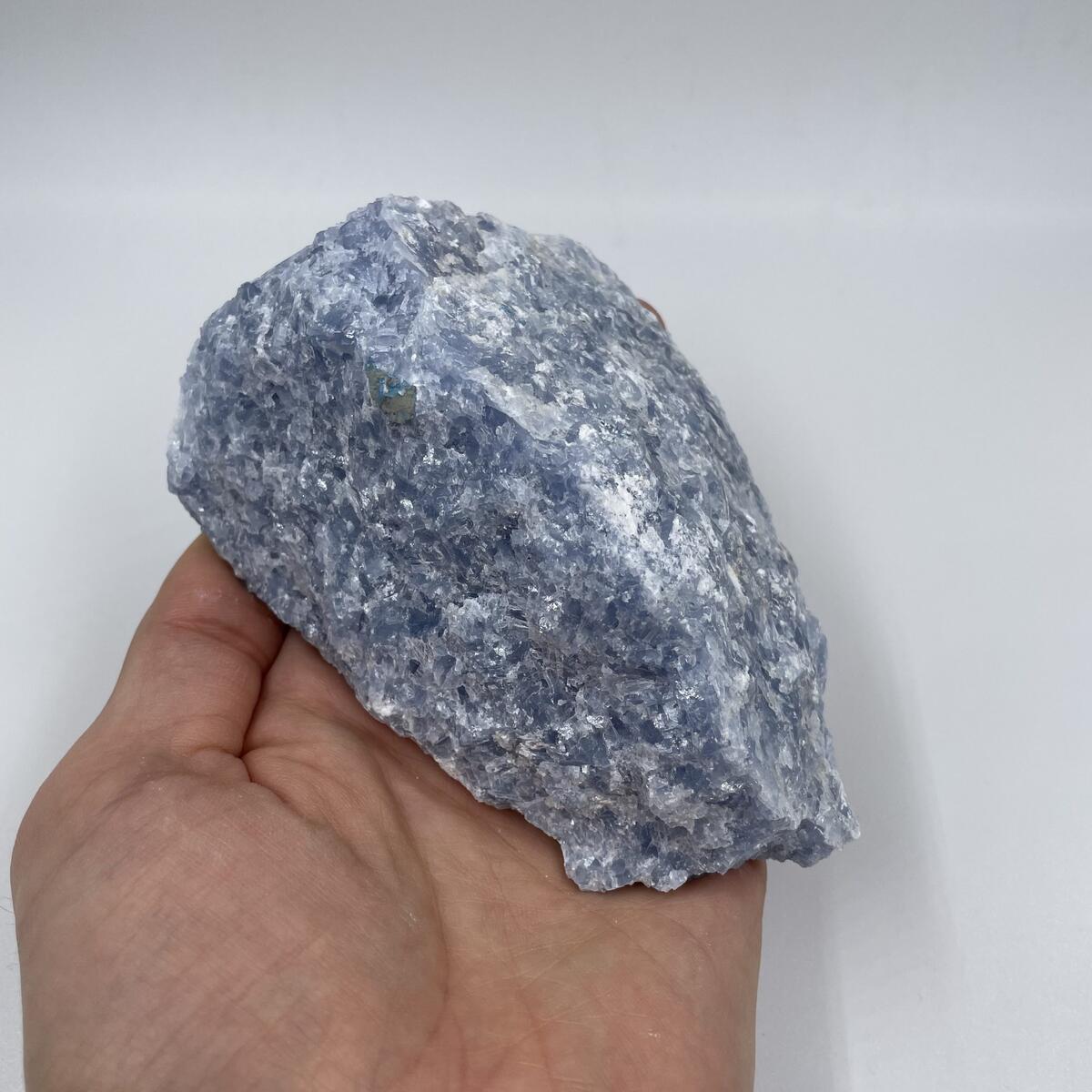 Melsvasis kalcitas, 694 gr. – GYVI KRISTALAI