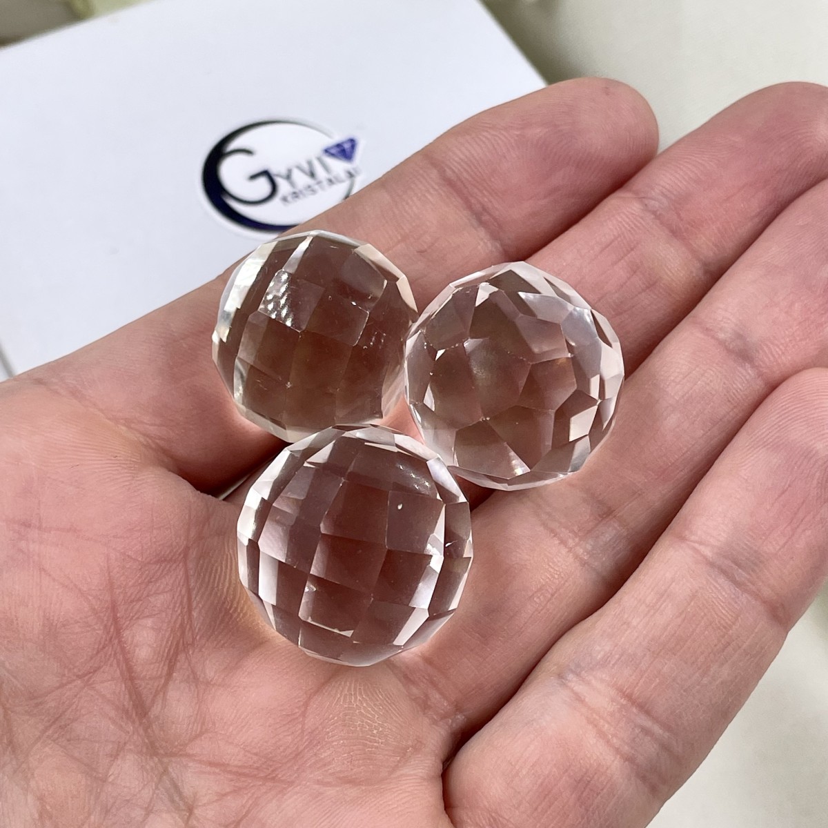 Kalnų krištolo rutuliukas, 17-20 gr. – GYVI KRISTALAI